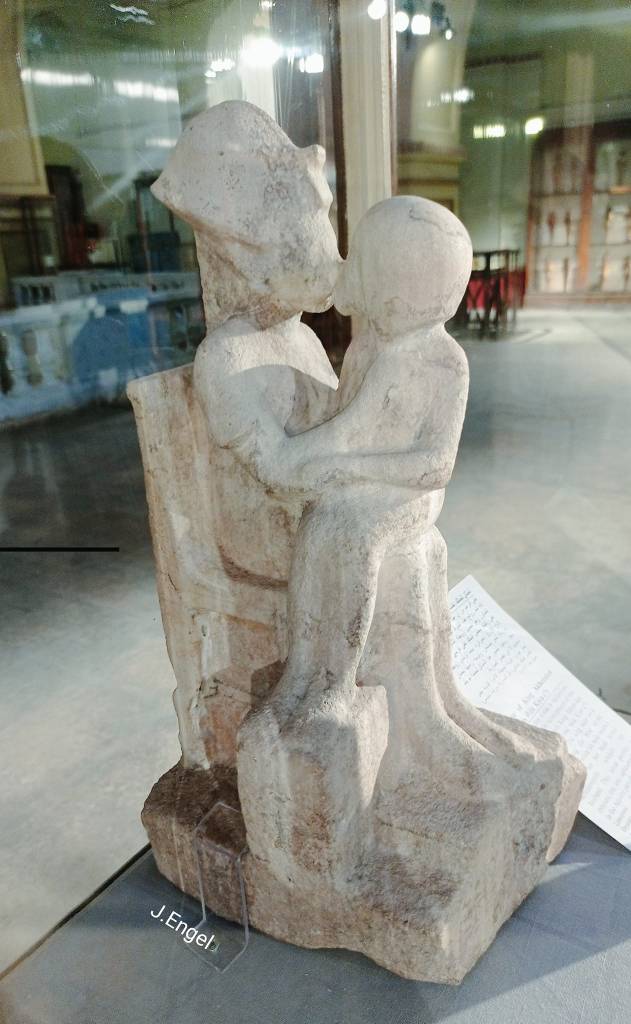 King Akhenaten with his Wife Kiya (?) – LA CIVILTA' EGIZIA